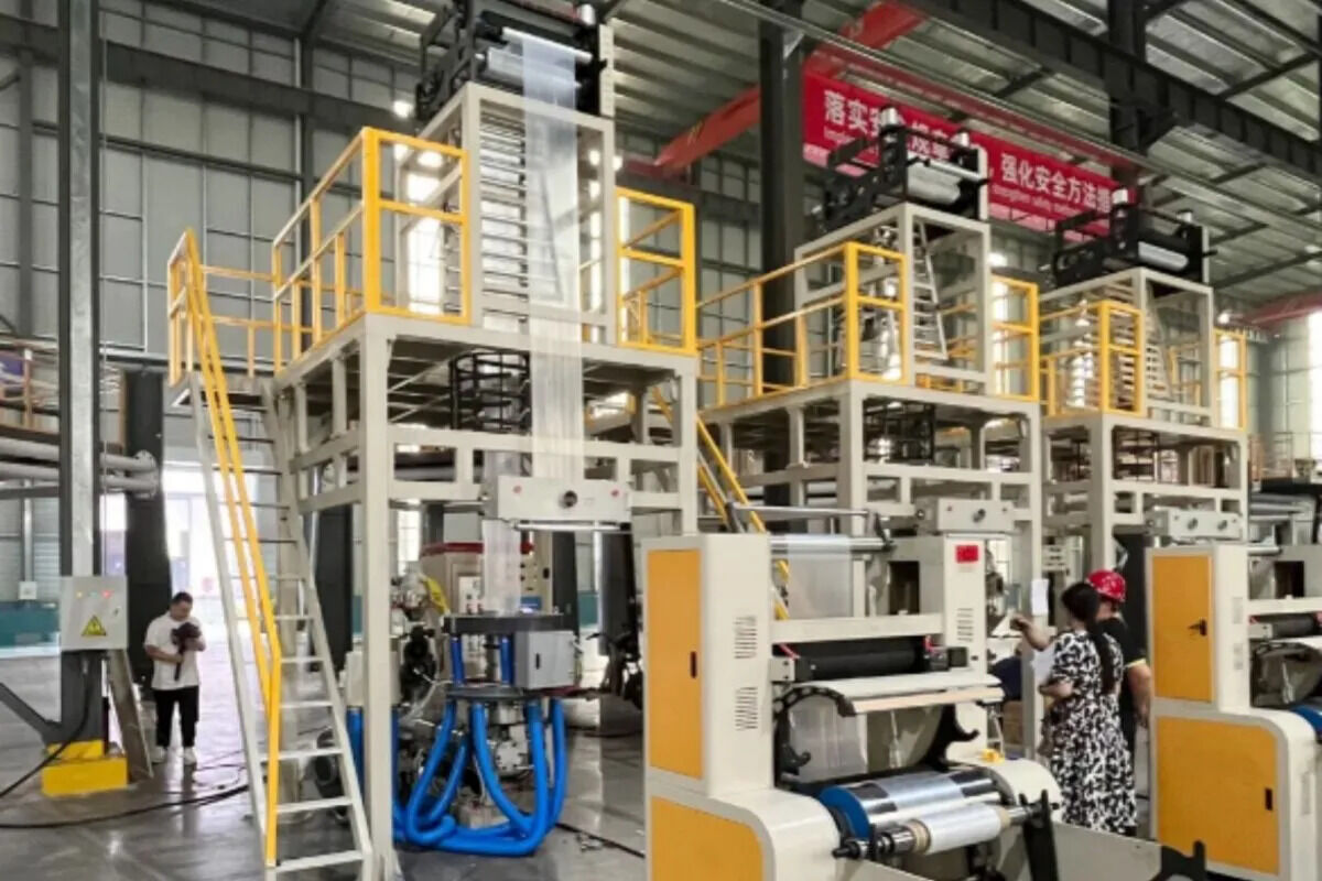 Upper rotating film blowing machine – Jinan Smart Plastic Machine and ...
